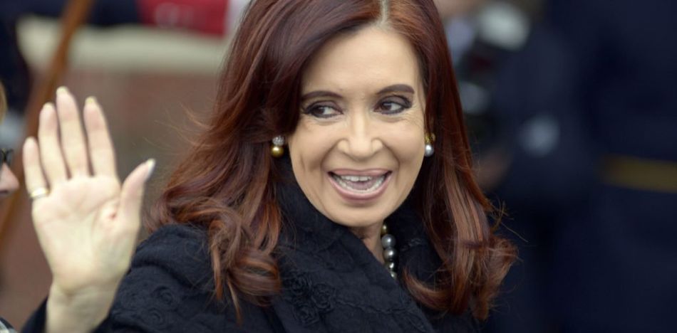 El Kirchnerismo En Caída Libre Saca A Cristina A La Cancha Para La